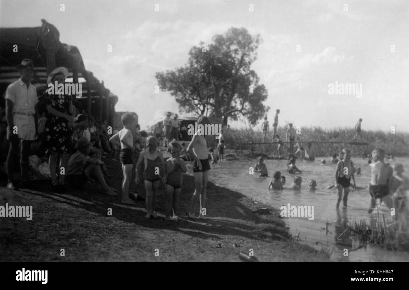 1 154231 Bathing at the Winton bore pool, 1947 Stock Photo - Alamy