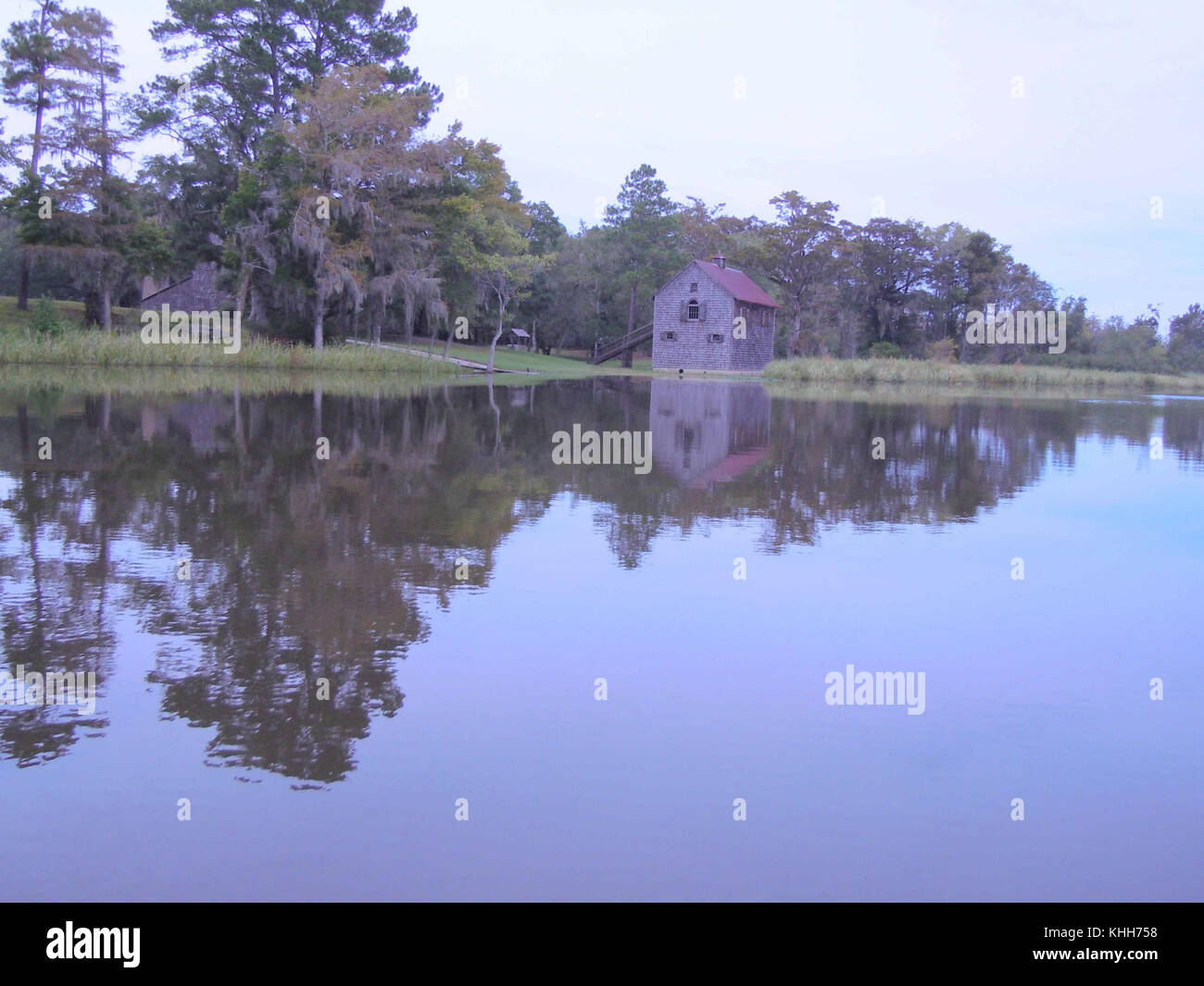 A civil war era rice barn on a plantation along the pee dee river Stock ...