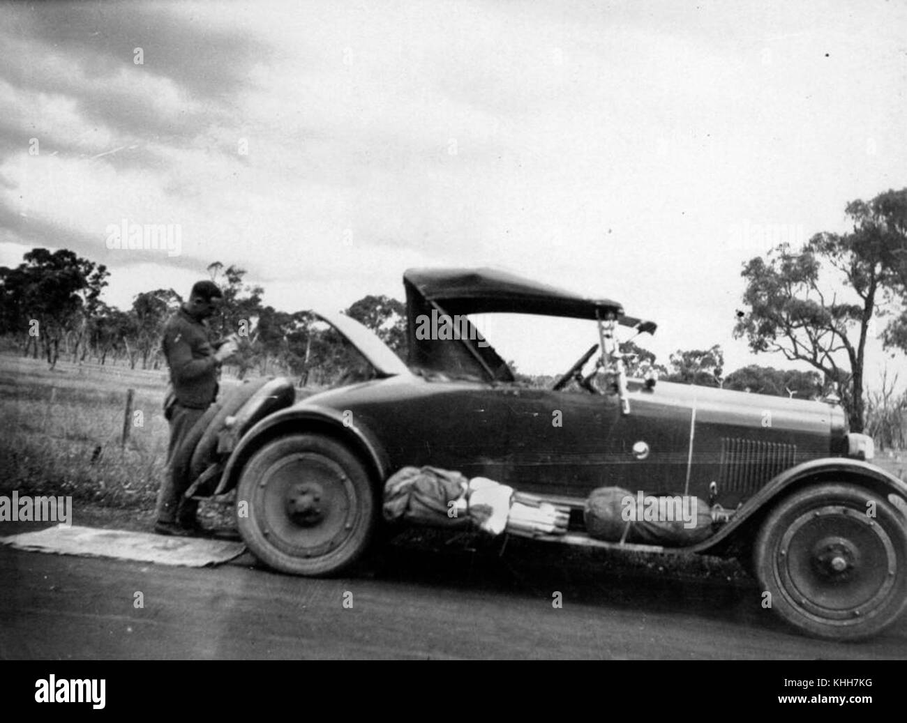 2 206973 Sydney Sheard with his Maxwell roadster, 1925 Stock Photo - Alamy