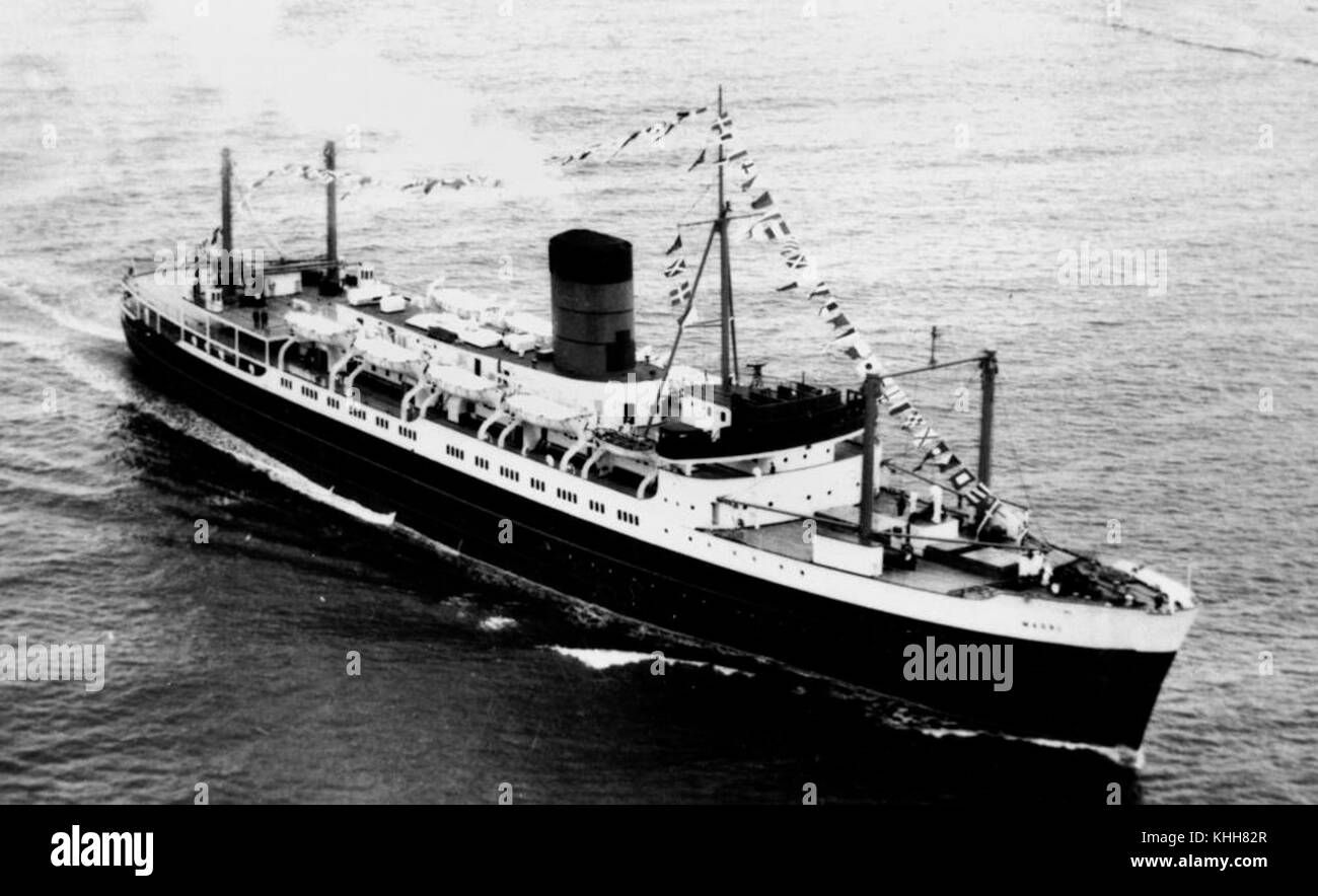 Maori people sea Black and White Stock Photos & Images - Alamy