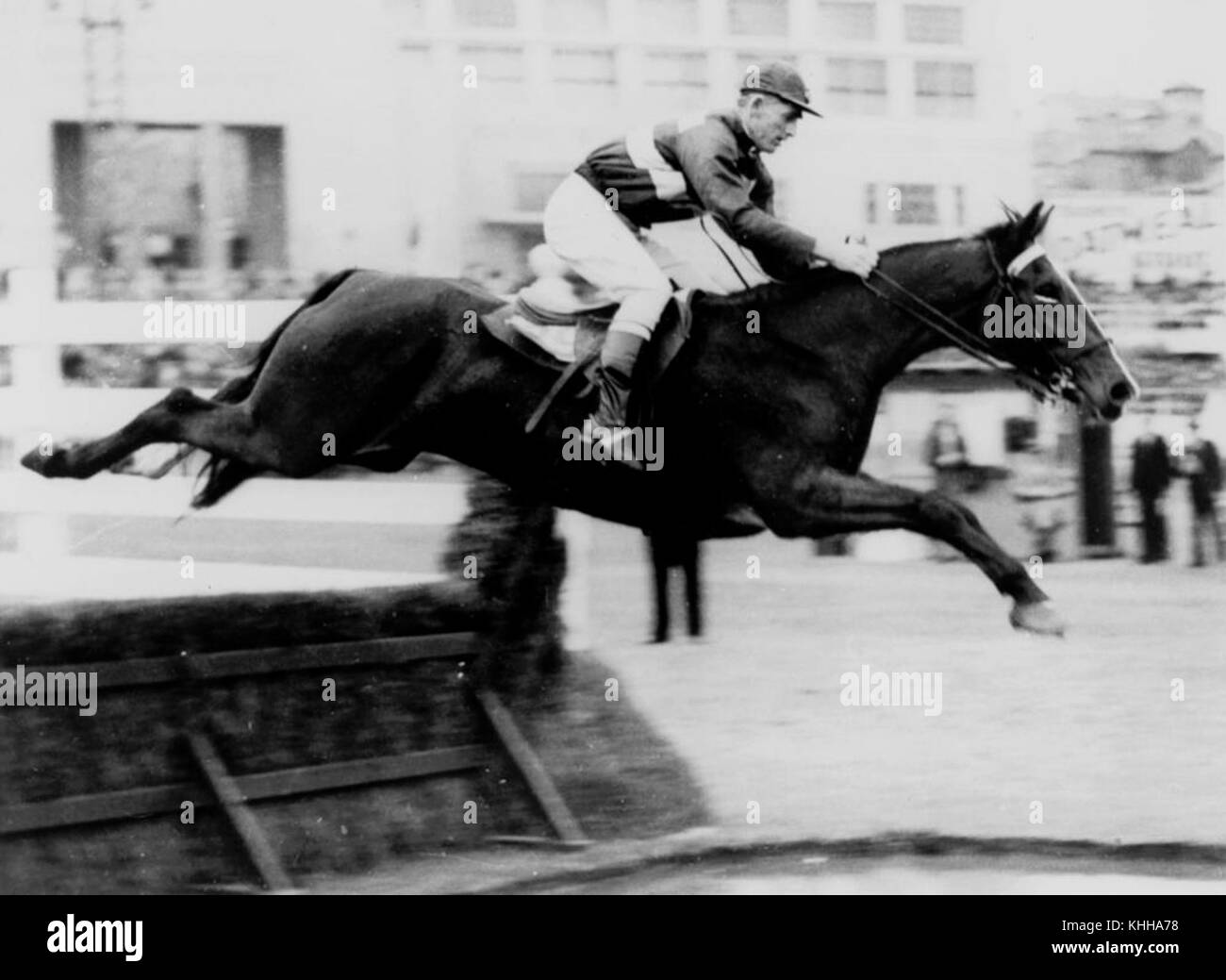 2 130535 Colin Thompson and horse, Stranger, competing in the Palace ...