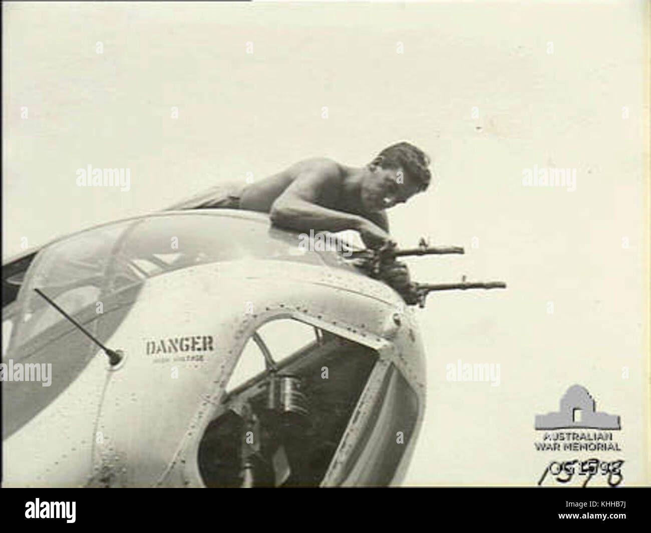 Work on nose guns of 8 Squadron RAAF Beaufort New Guinea Oct 1944 AWM ...