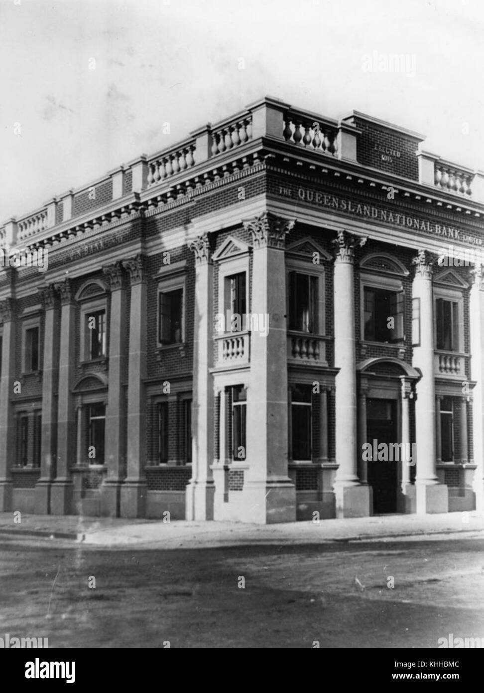 Queensland national bank building hi-res stock photography and images ...