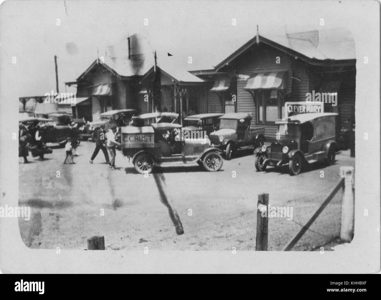 2 172487 Motor vehicles parked outside the Charleville Railway Station ...