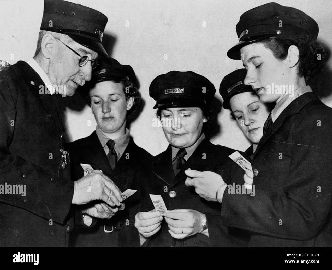 Women 1940s workers hi-res stock photography and images - Alamy