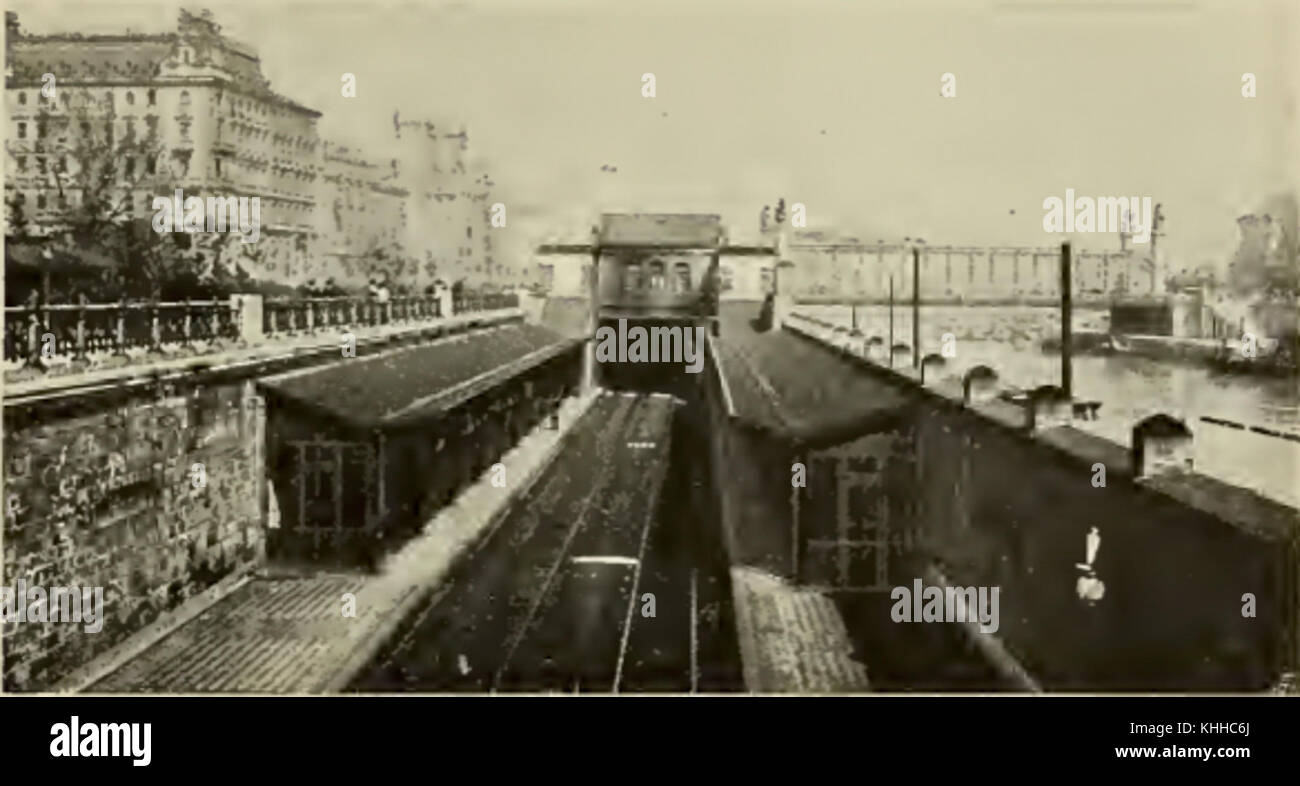S 119 Abb 67 Tiefbahnstation Schottenring Stock Photo - Alamy