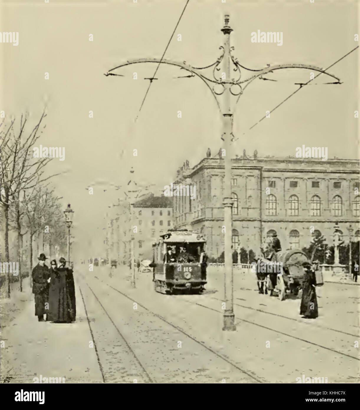 S 130 Abb 80 Oberleitung in der Museumstra%%%%C3%%%%9Fe Stock Photo - Alamy