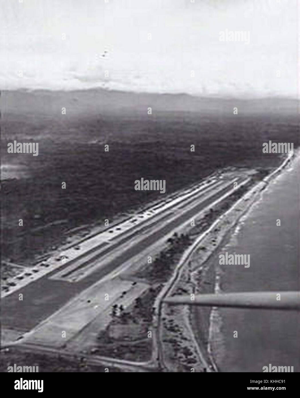 Airfield aerial view hi-res stock photography and images - Alamy