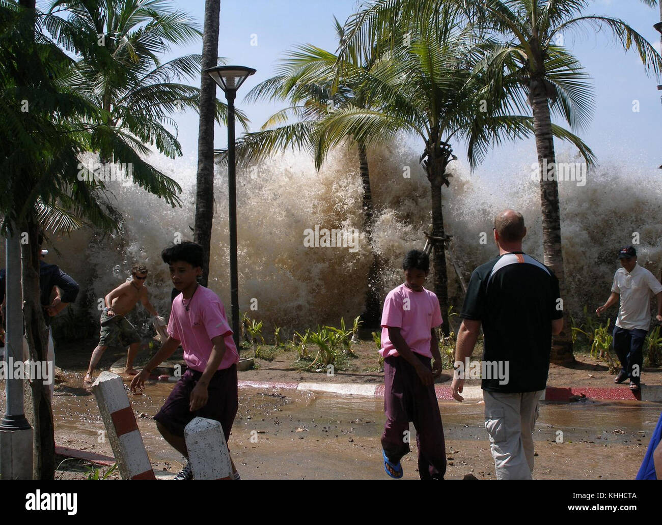 2004 tsunami hi-res stock photography and images - Alamy