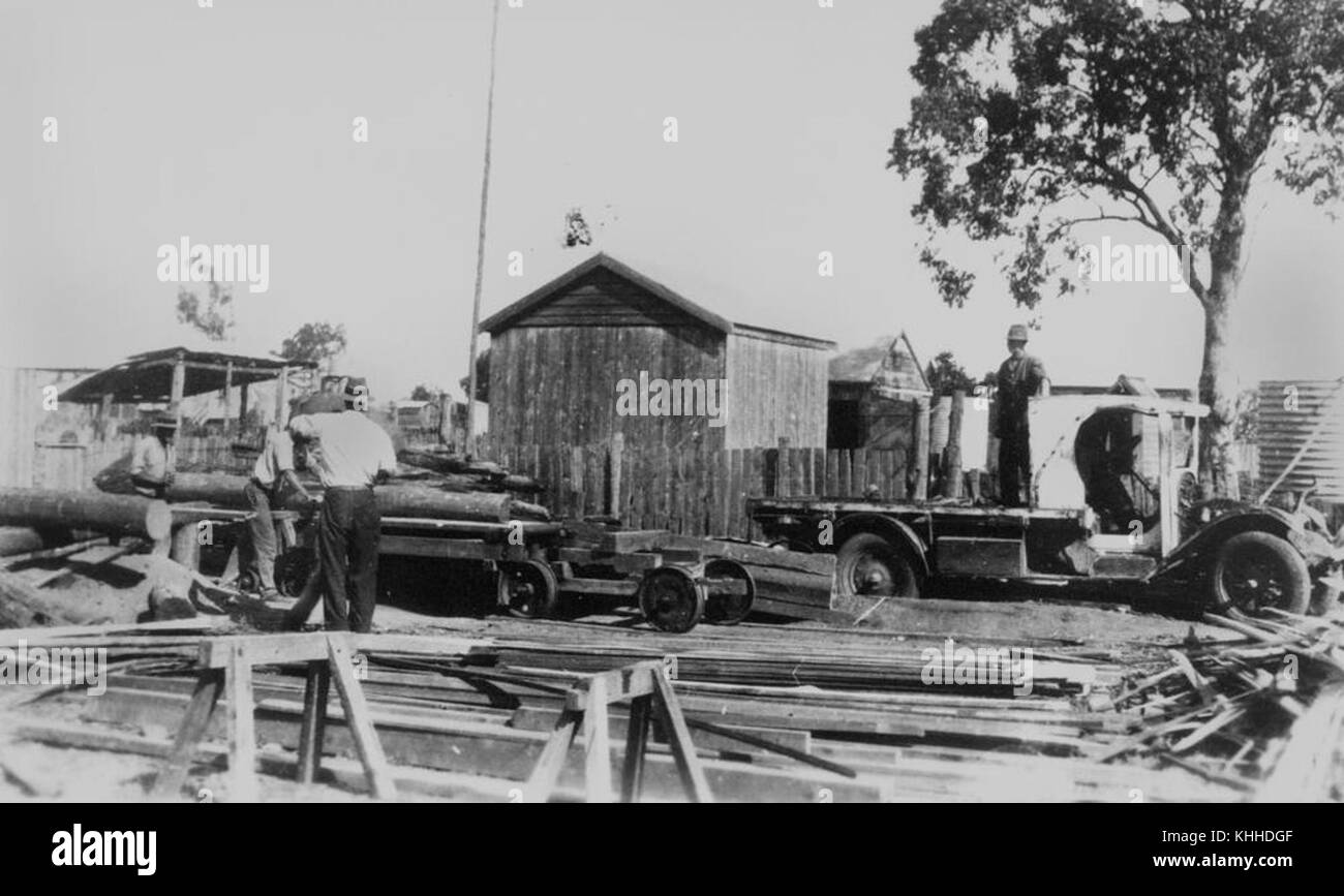1 294975 Workers at a sawmill in Yuleba, ca. 1930 Stock Photo - Alamy