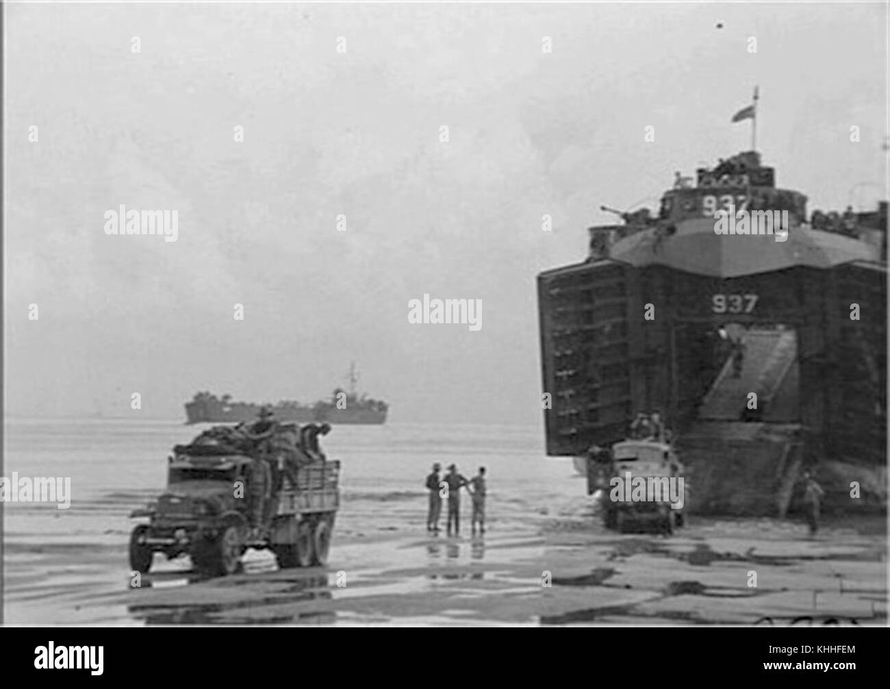 Tank landing ship uss Black and White Stock Photos & Images - Alamy