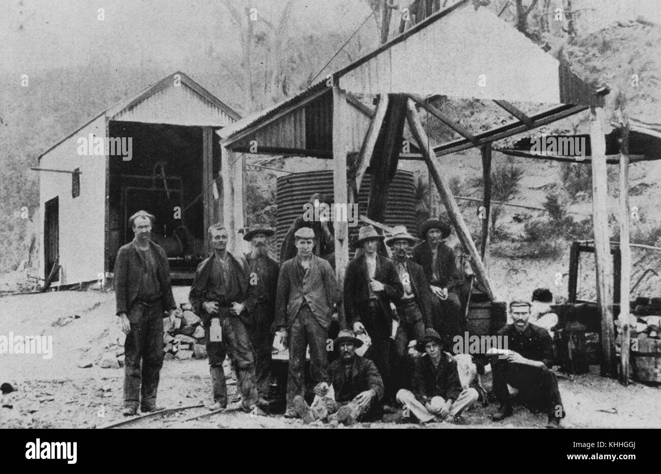 2 71271 Miners at a Mount Perry mine, 1907 Stock Photo - Alamy