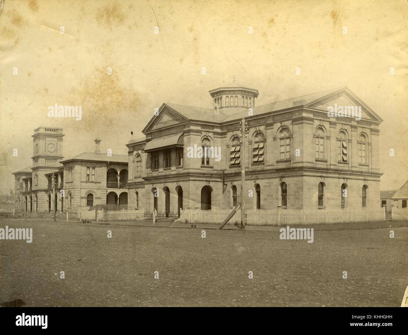 1 234919 Post Office on the left and the Court House building ...