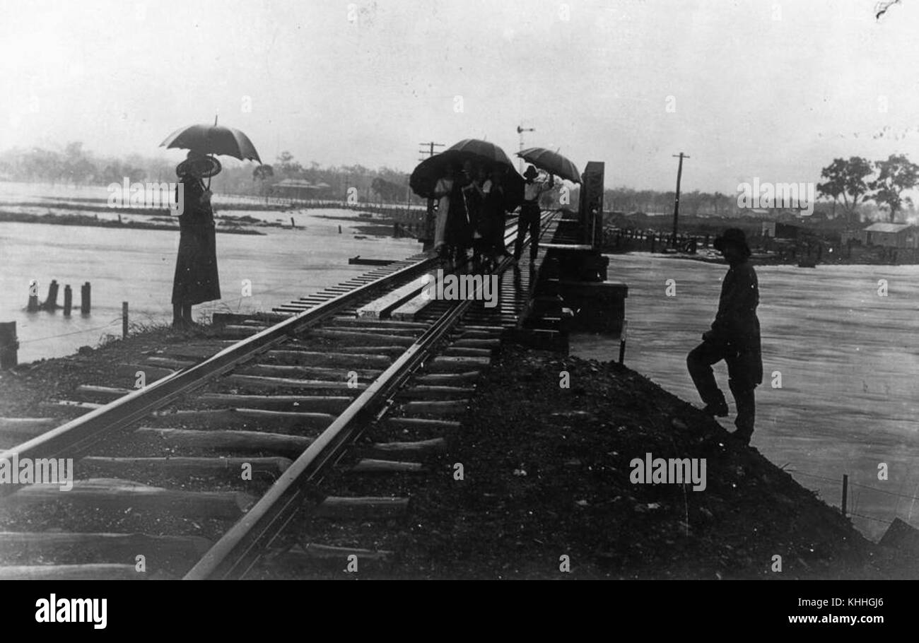 1 68783 Railway Bridge, Proserpine during floods, 1925 Stock Photo - Alamy