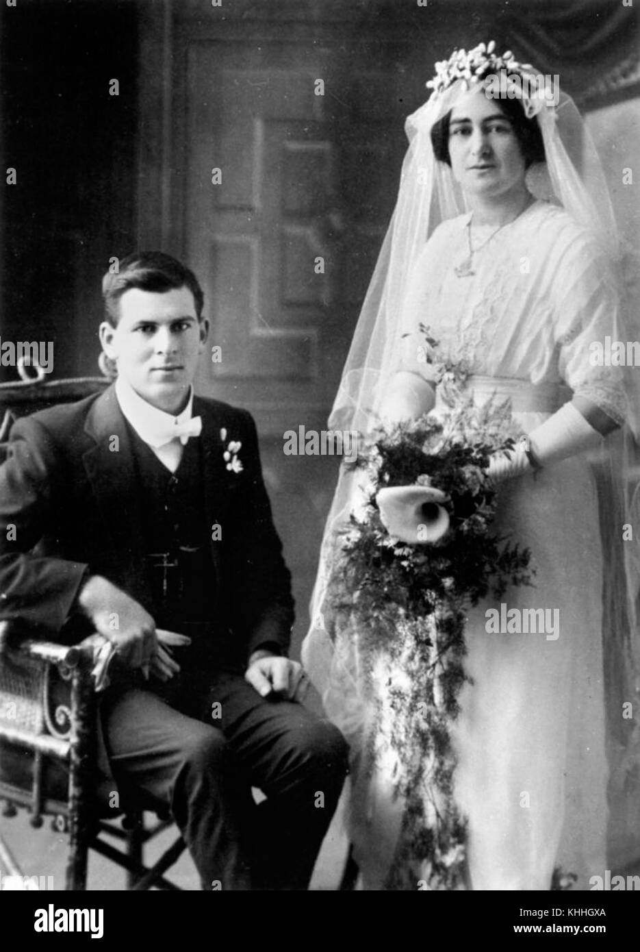2 198527 Oliver Harding and Ruth Mildred Kennedy on their wedding day ...