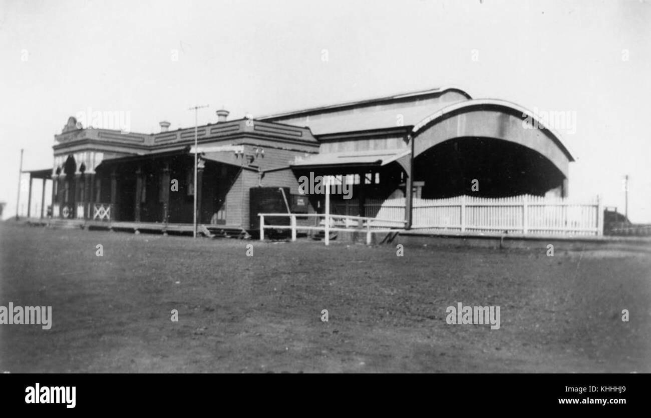 Winton railway station hi-res stock photography and images - Alamy