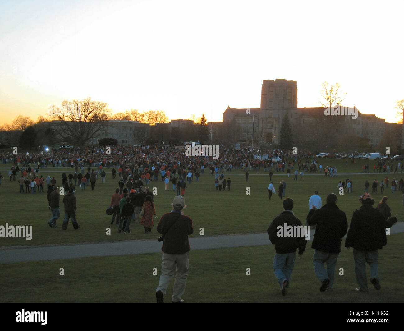 2007 Virginia Tech massacre candlelight vigil 3 Stock Photo - Alamy