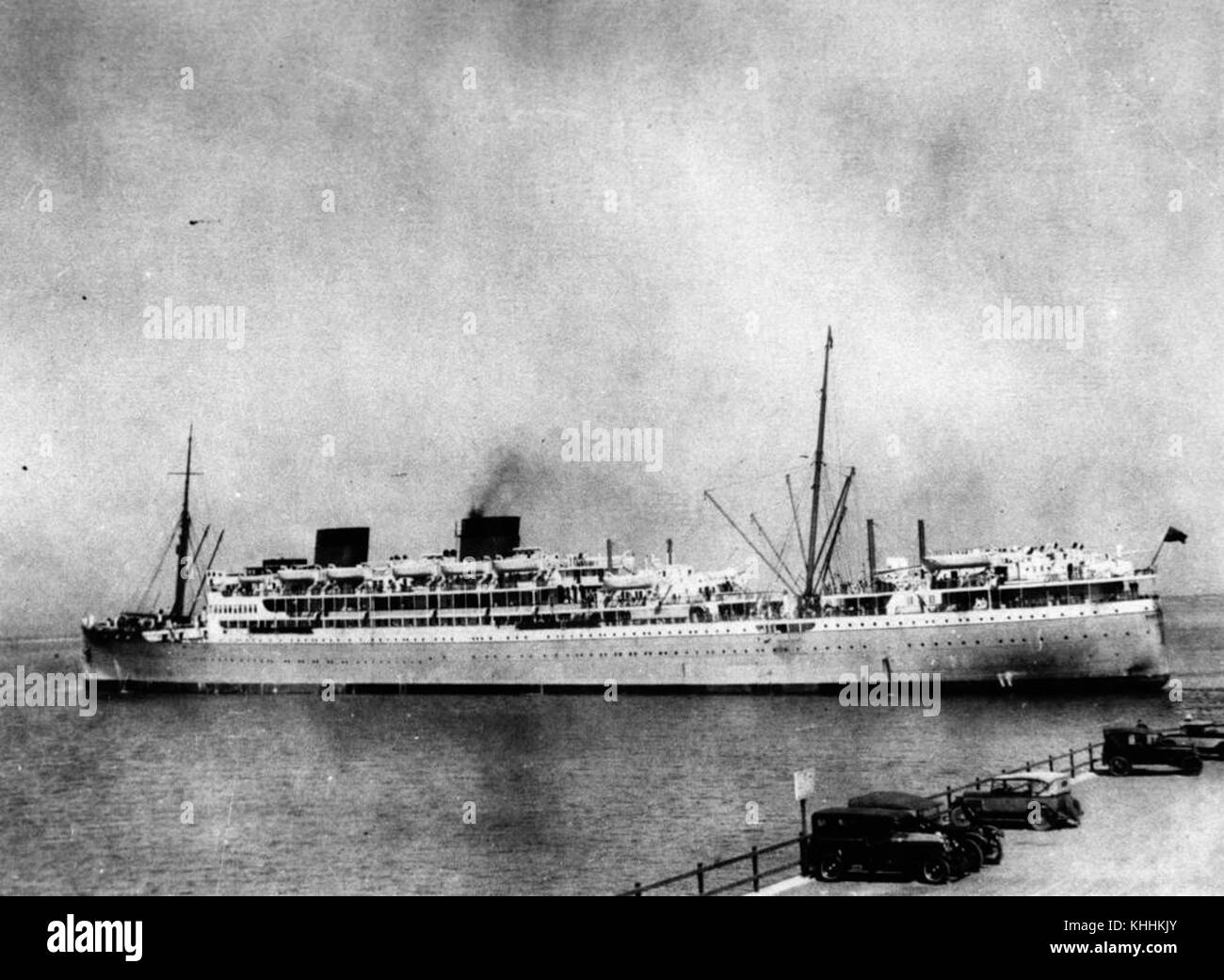 1 199363 Warwick Castle (ship) on maiden voyage to Cape Town, South ...