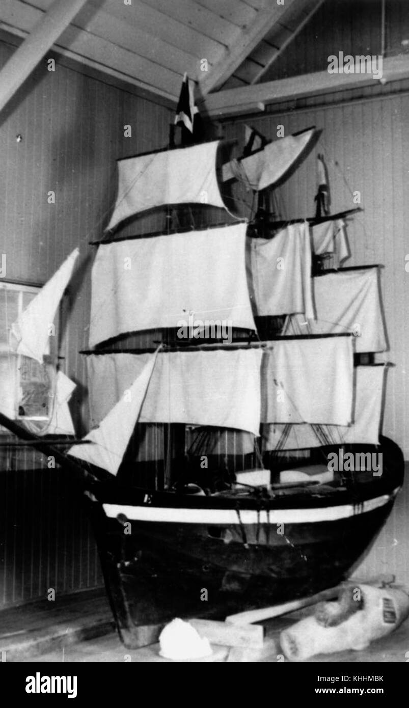 Endeavour ship illustration hi-res stock photography and images - Alamy