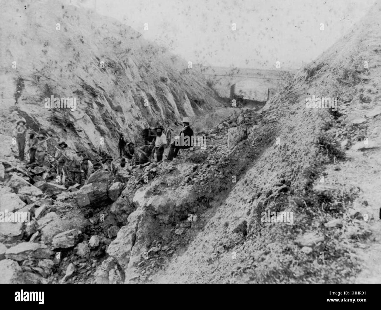 1 70363 Work gang on the South Brisbane to Beenleigh railway track, ca ...