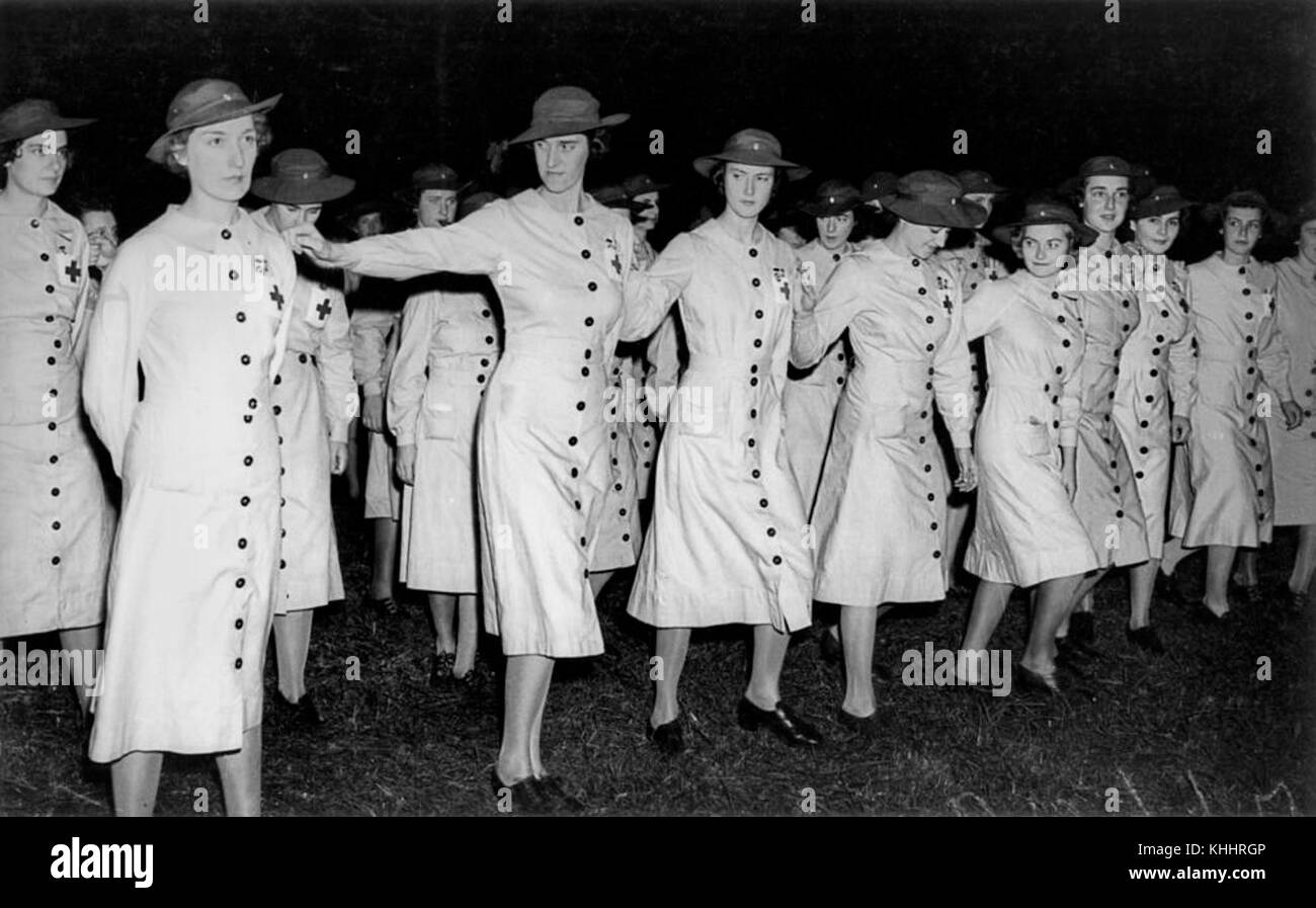 1 183675 Voluntary Aid Detachment girls marching in formation, Brisbane ...