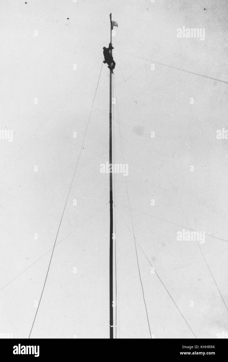 2 295067 Painting the radio pole at Ularunda Station, 1939 Stock Photo ...