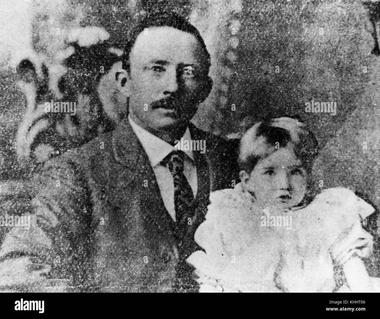 1 86560 Father and daughter J. Kennedy and Cissy, 1905 Stock Photo - Alamy