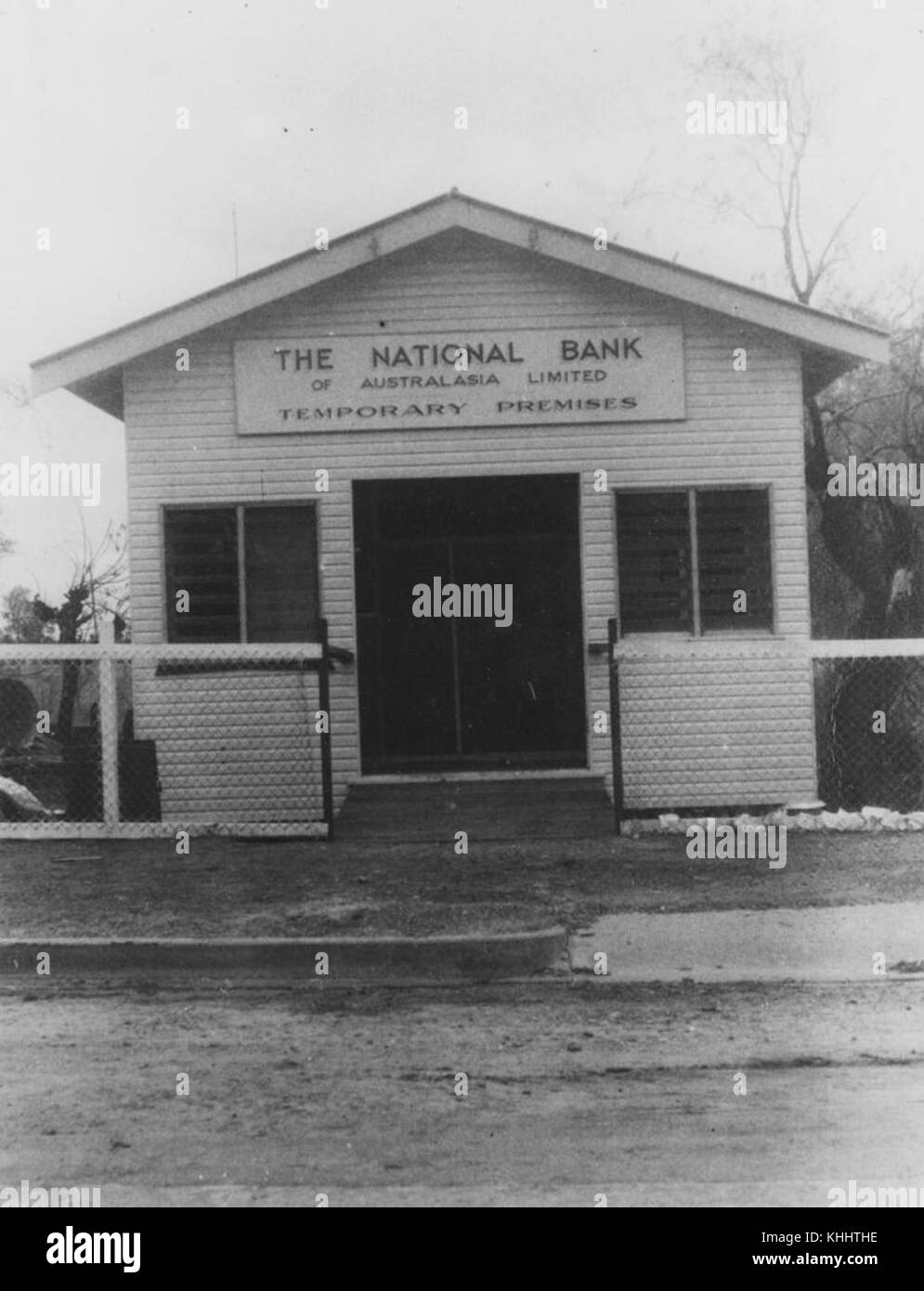 Bank office 1950s Black and White Stock Photos & Images - Alamy