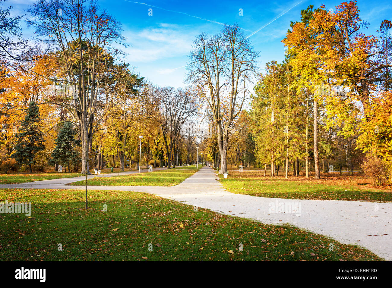 Autumn in Piestany (Slovakia) – park, historical building, colorful ...