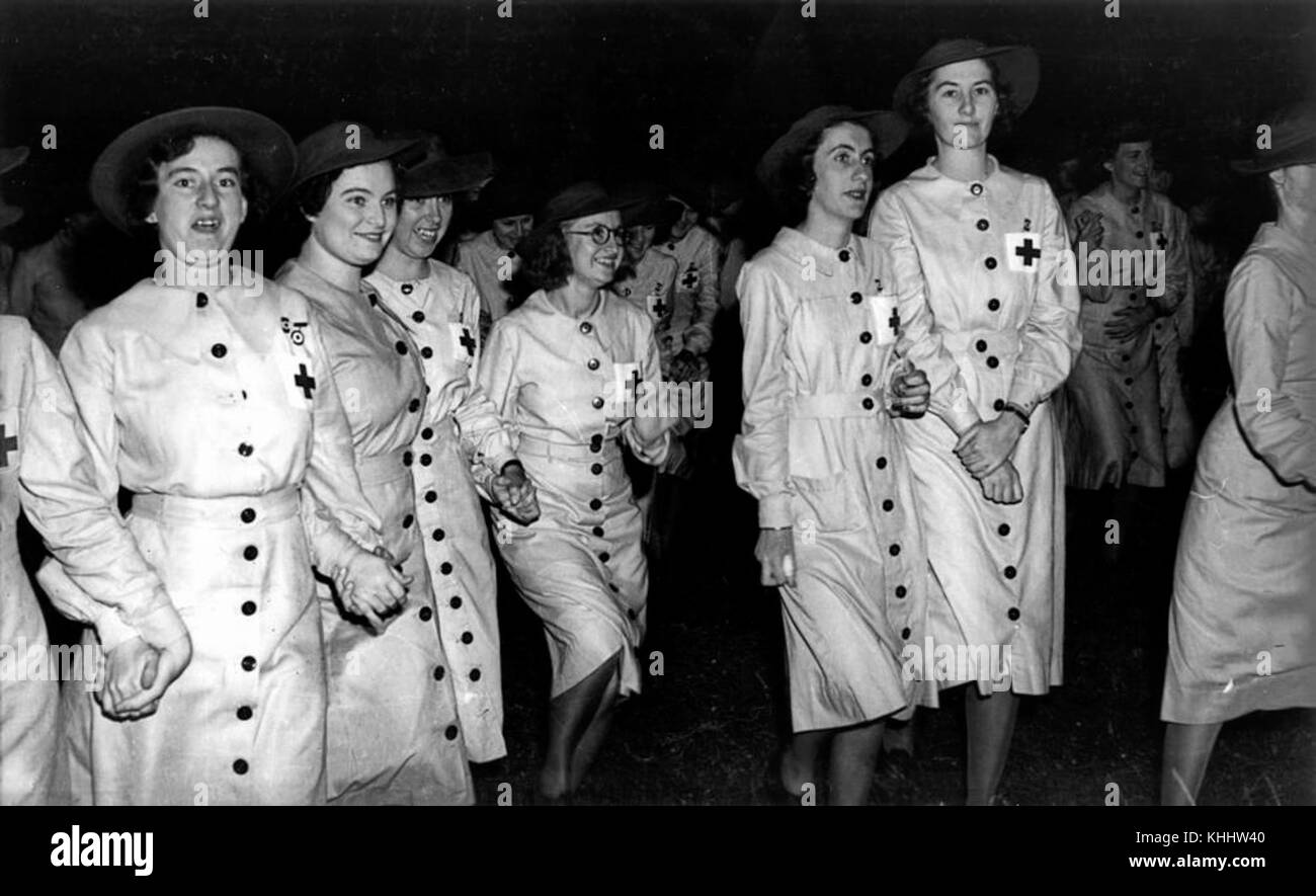1 213988 Voluntary Aid Detachment workers enjoying a gathering ...