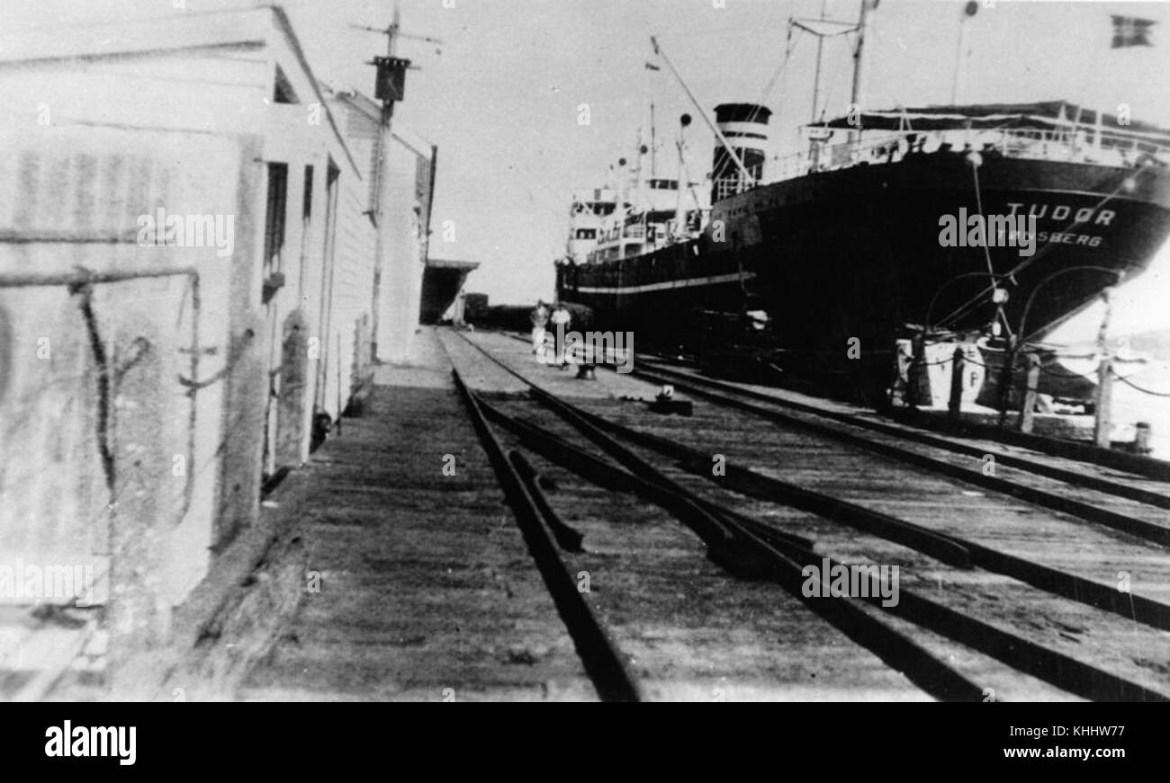 Tudor ship hi-res stock photography and images - Alamy