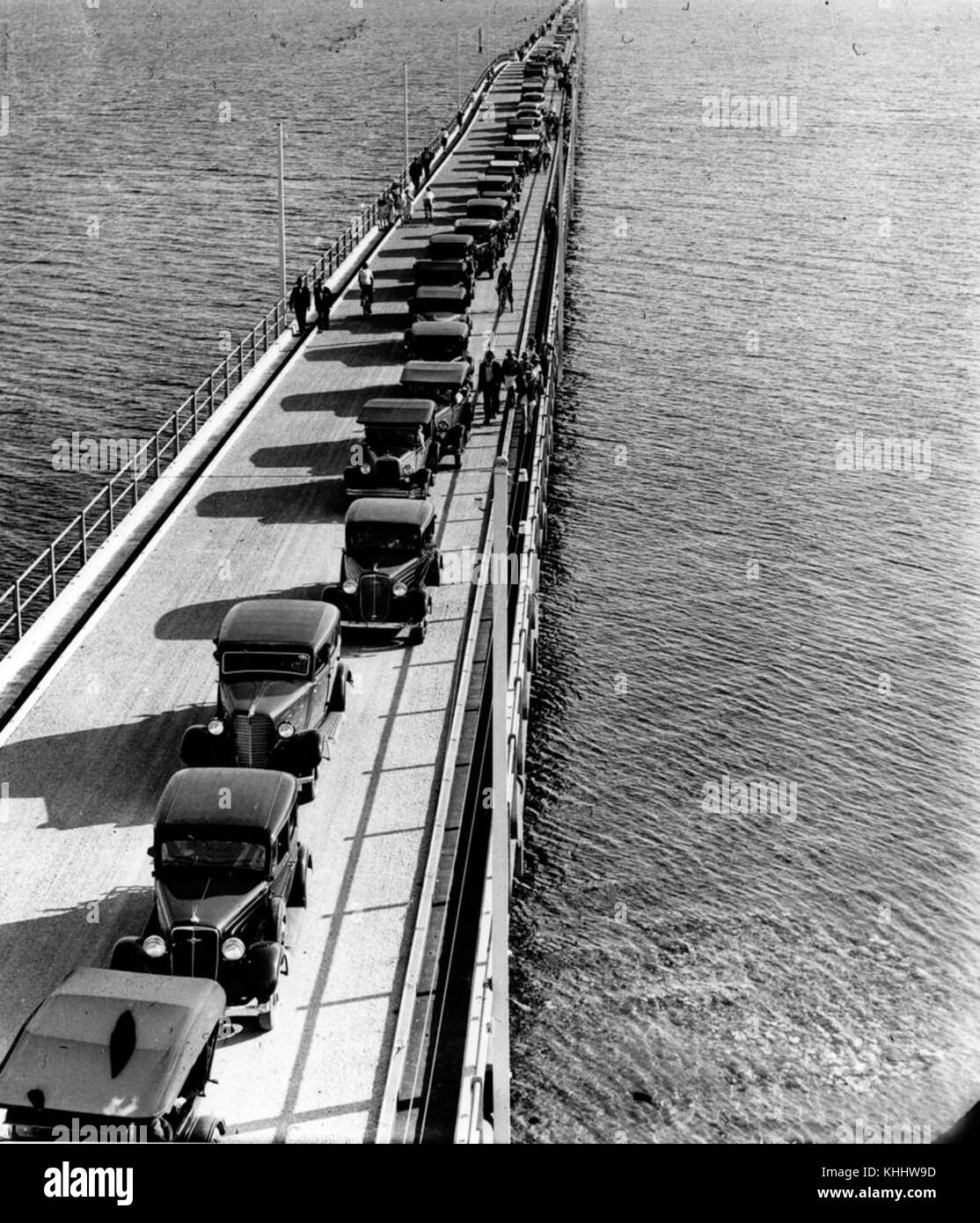 2 166027 Aerial view of cars and pedestrians on the Hornibrook Highway ...