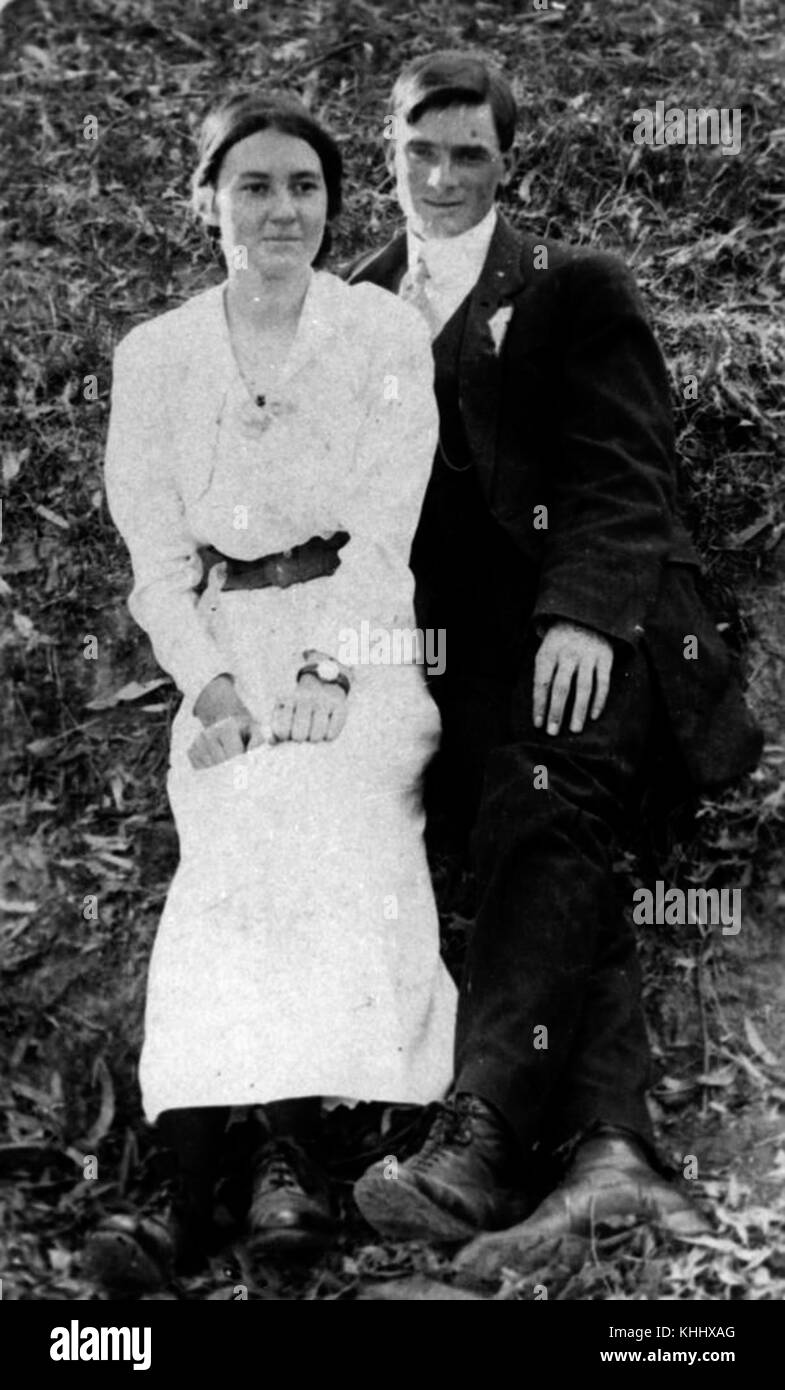 2 93628 Young couple, 1910-1920 Stock Photo - Alamy