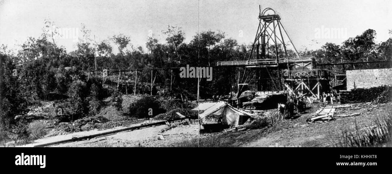 2 68015 Panoramic view of the Fitzroy Copper Mine, Mount Chalmers, 1907 ...