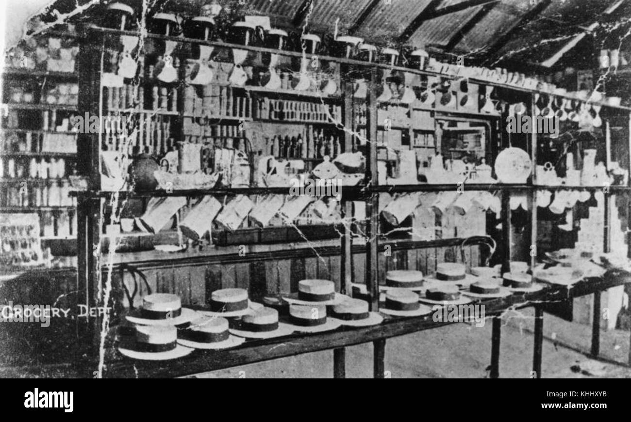 Vintage general store interior hi-res stock photography and images - Alamy