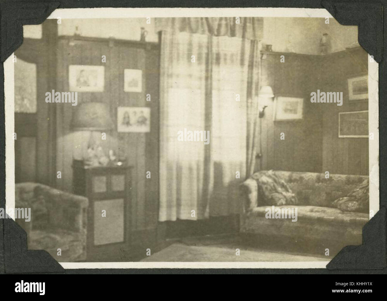 2 242252 Interior of a lounge room in a Queensland home, 1937 Stock ...