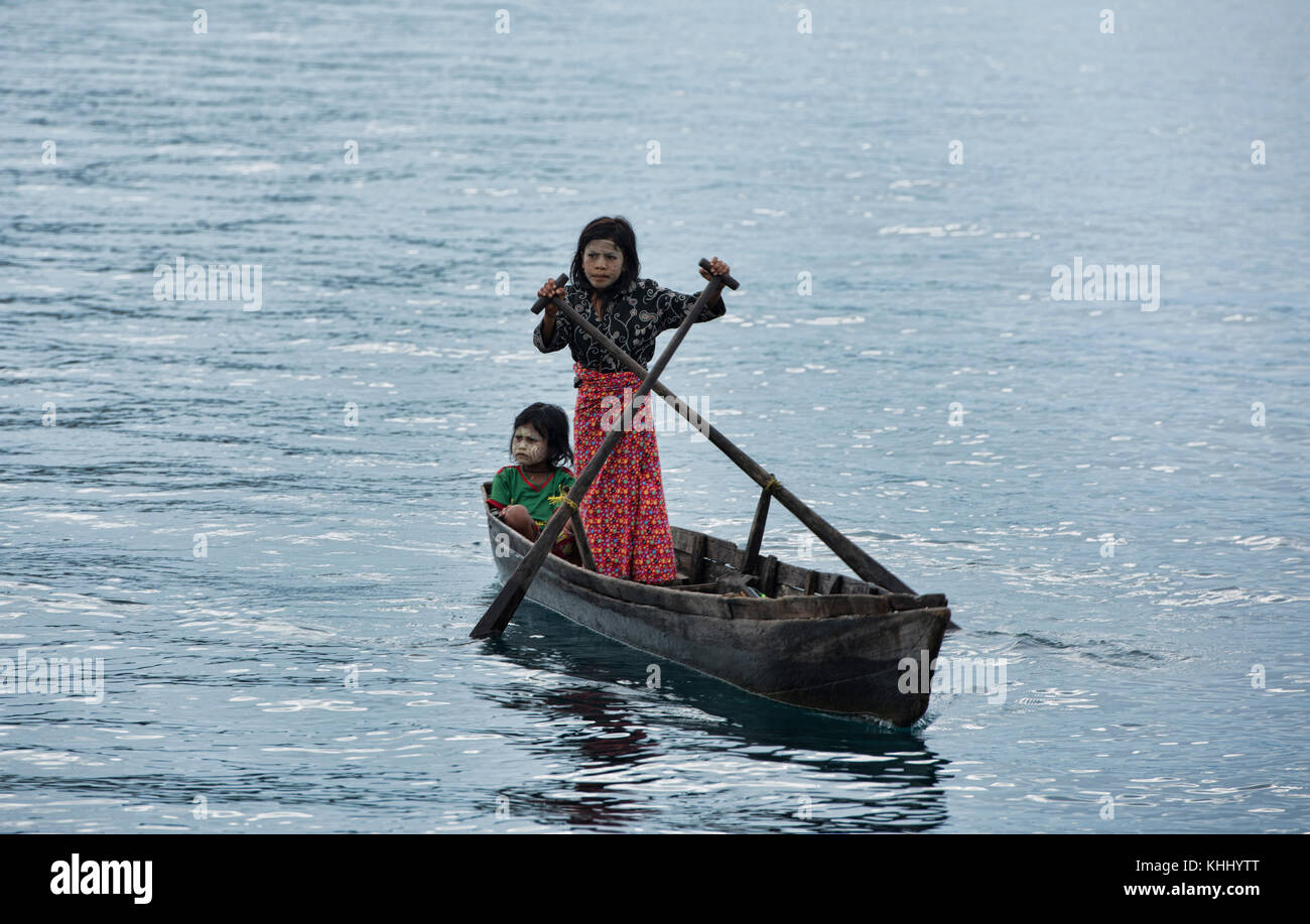 Moken girl rowing in the Mergui Archipelago, Myanmar Stock Photo - Alamy