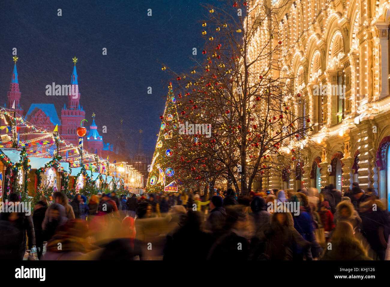 Crowd people on square show hi-res stock photography and images - Alamy
