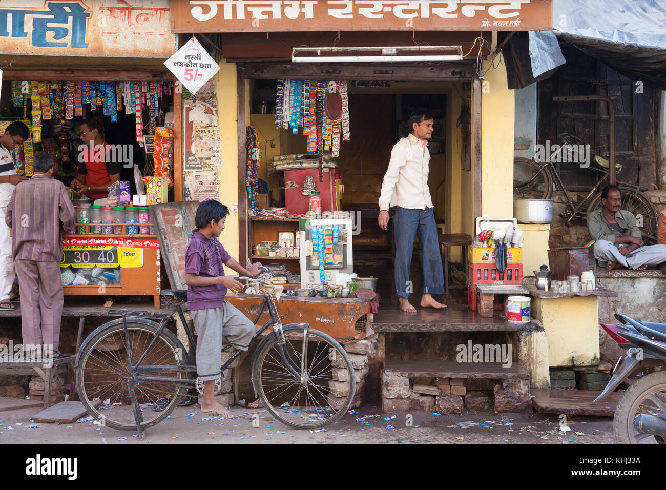 Crazy india hi-res stock photography and images - Alamy