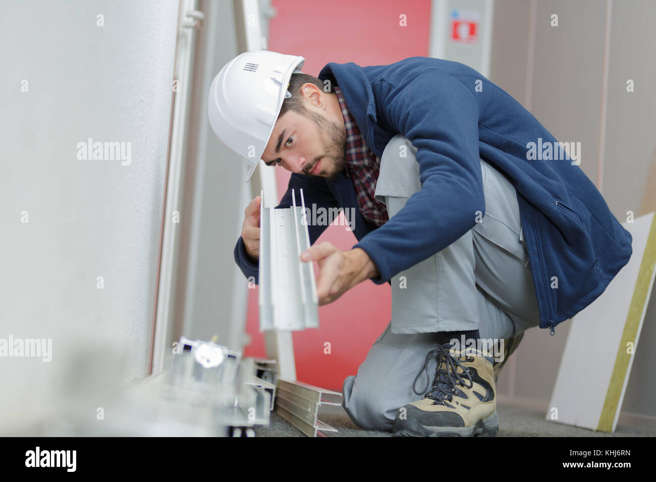 Installing beams hi-res stock photography and images - Alamy