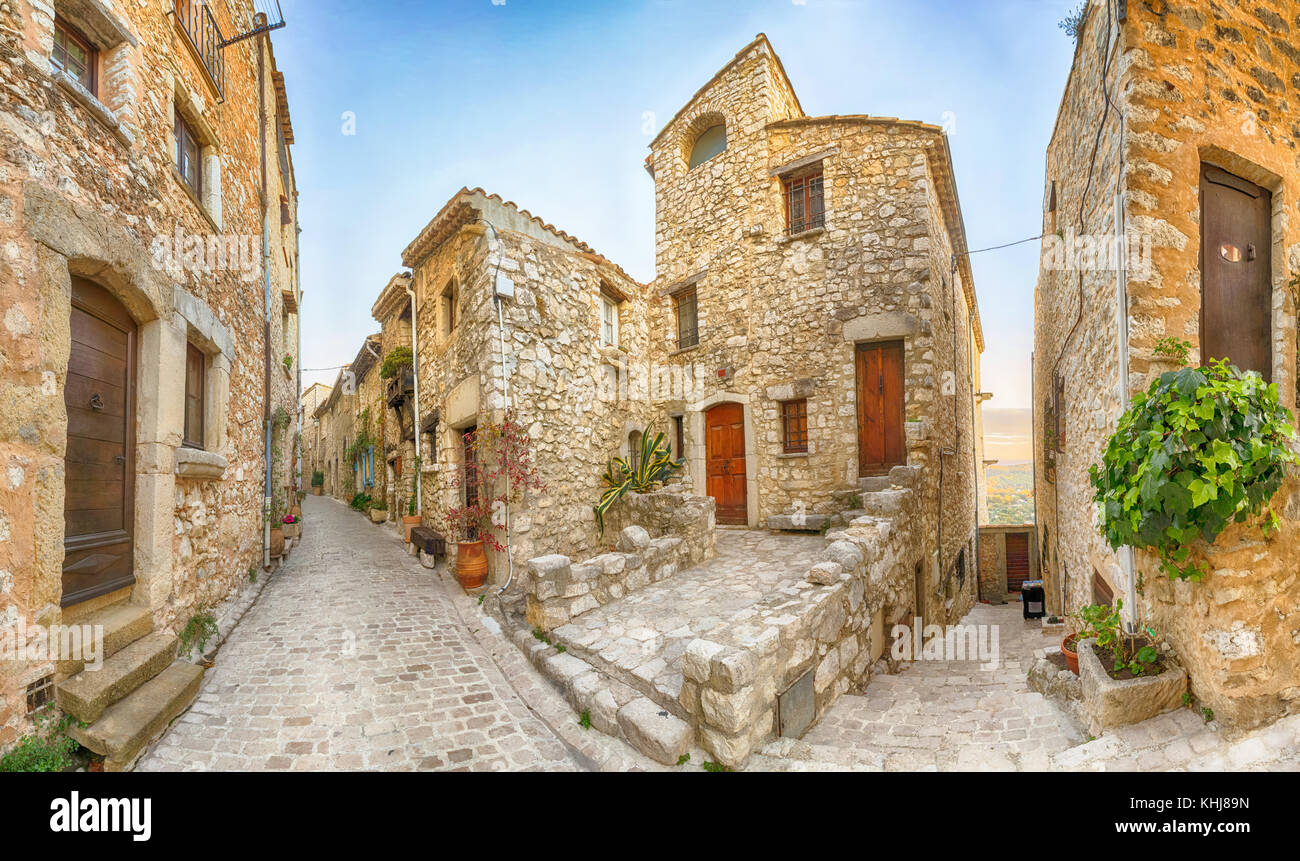 Narrow street of medieval mountain village Tourrettes-sur-Loup, Alpes ...