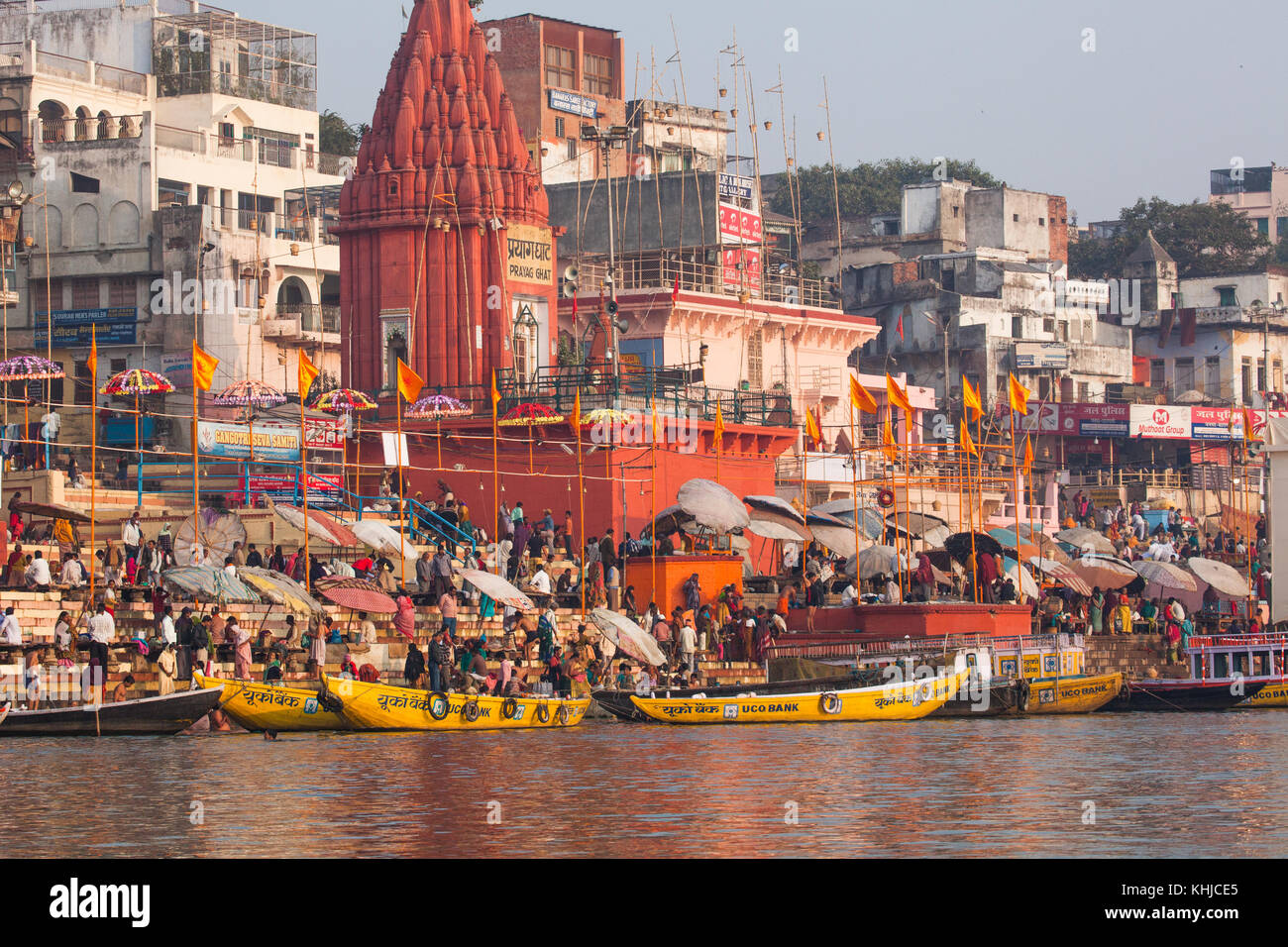 Indian burning funeral pyre hi-res stock photography and images - Alamy