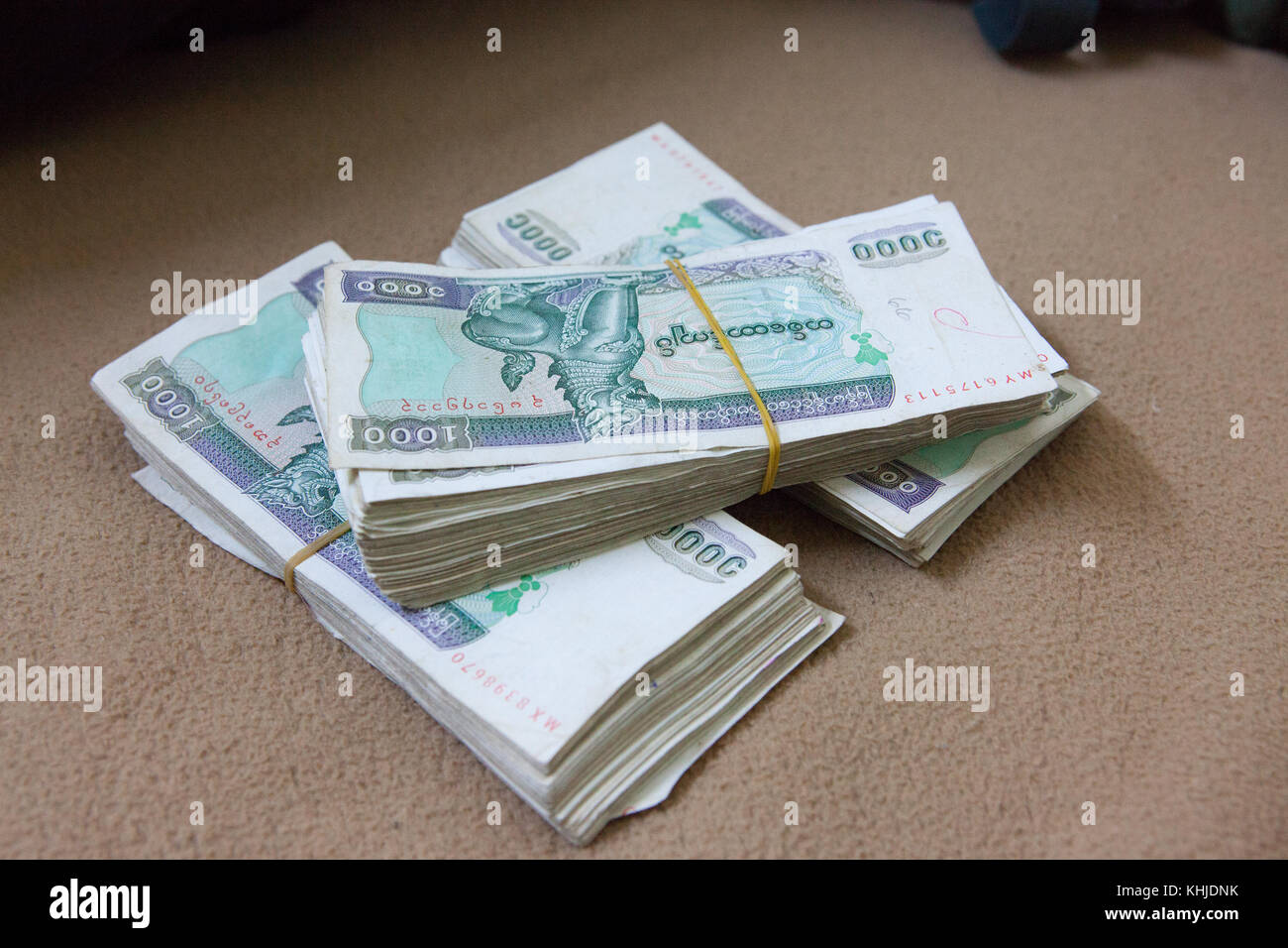 Myanmar money hi-res stock photography and images - Alamy