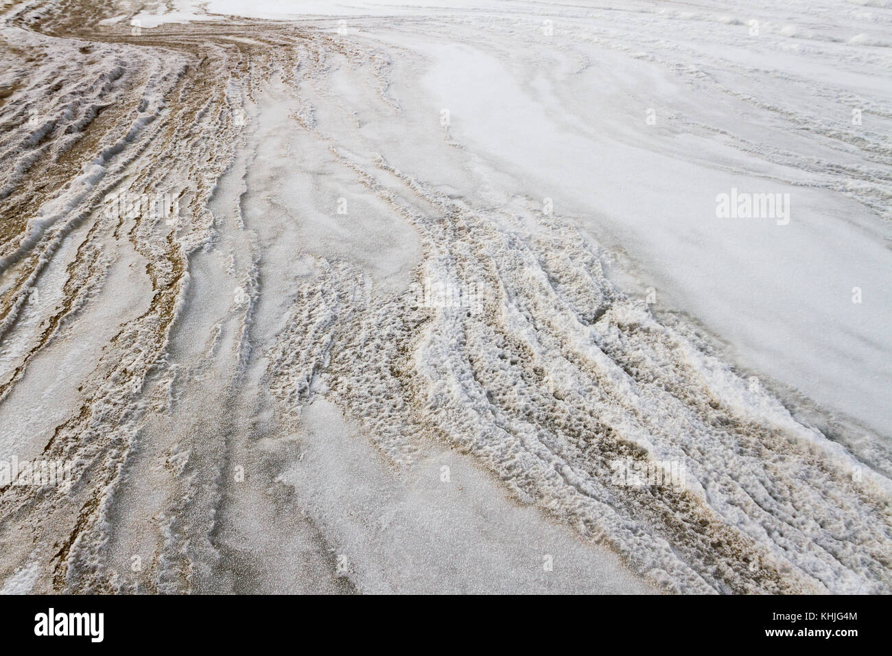 Frosty wave of sea in winter Stock Photo - Alamy