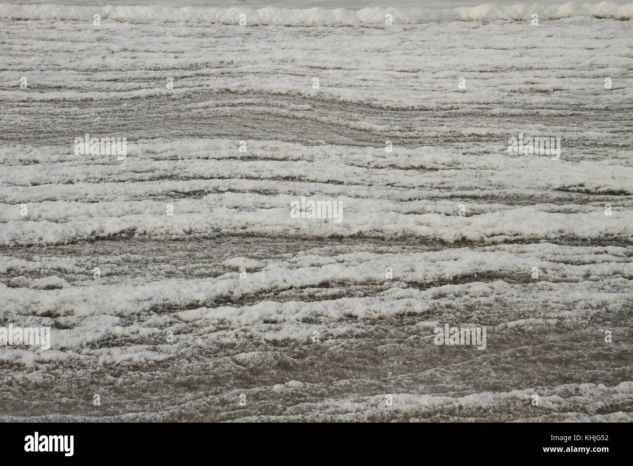 Frosty wave of sea in winter Stock Photo - Alamy
