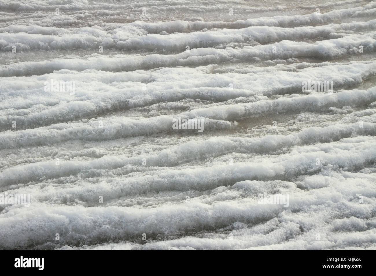 Frosty wave of sea in winter Stock Photo - Alamy