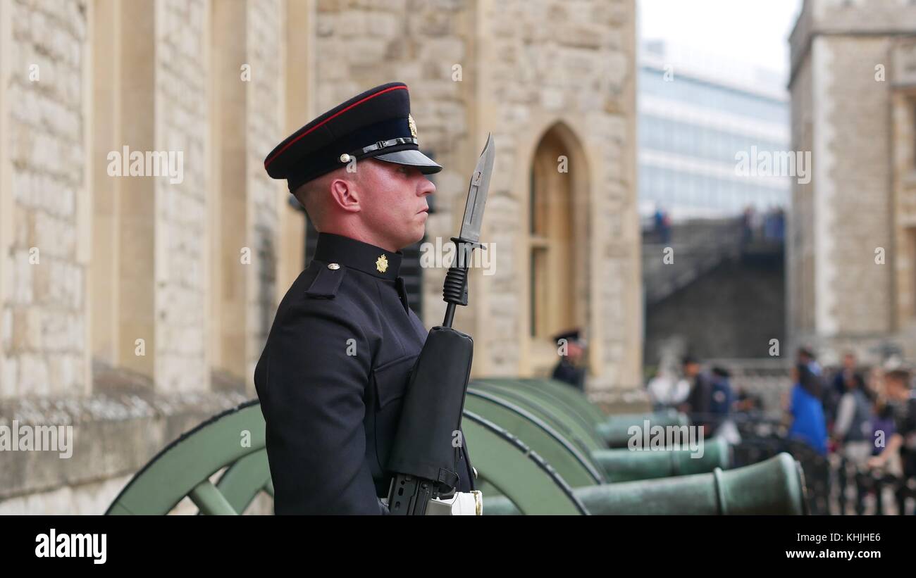 Guard at Tower of London Stock Photo - Alamy