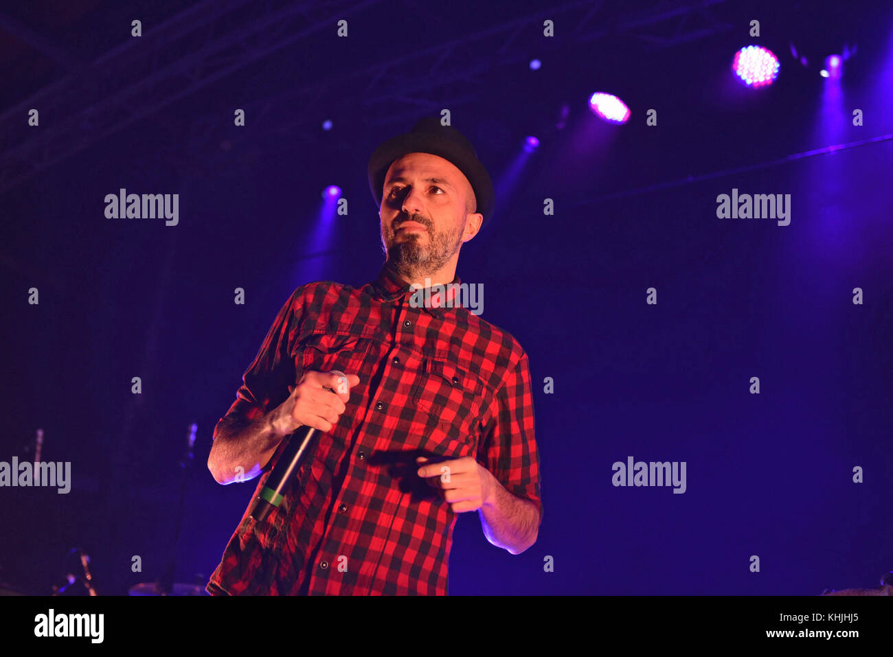 Napoli, Italy. 16th Nov, 2017. Italian singer-songwriter Samuel Romano ...