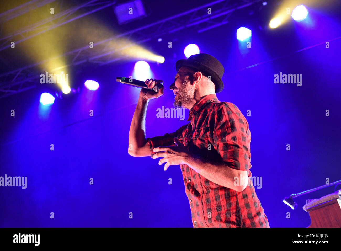 Napoli, Italy. 16th Nov, 2017. Italian singer-songwriter Samuel Romano ...