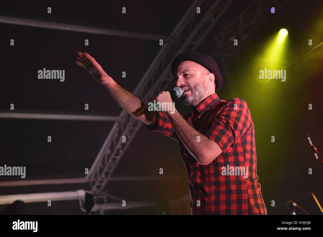 Napoli, Italy. 16th Nov, 2017. Italian singer-songwriter Samuel Romano ...